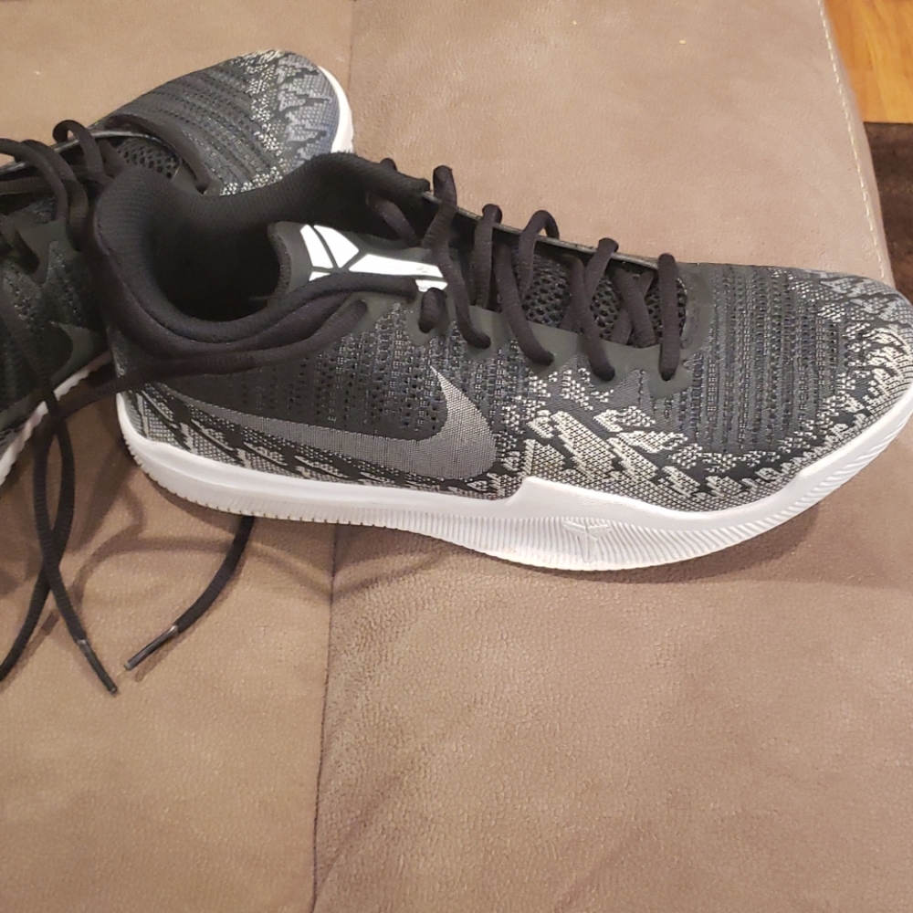 Kobe Bryant Mamba Range Basketball Sneaker - Gem